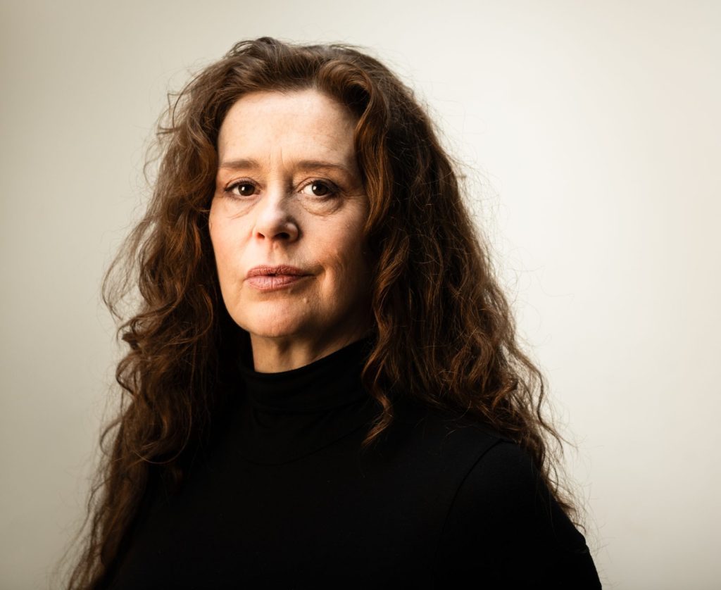 Lisa Howard – Jane Hollowood