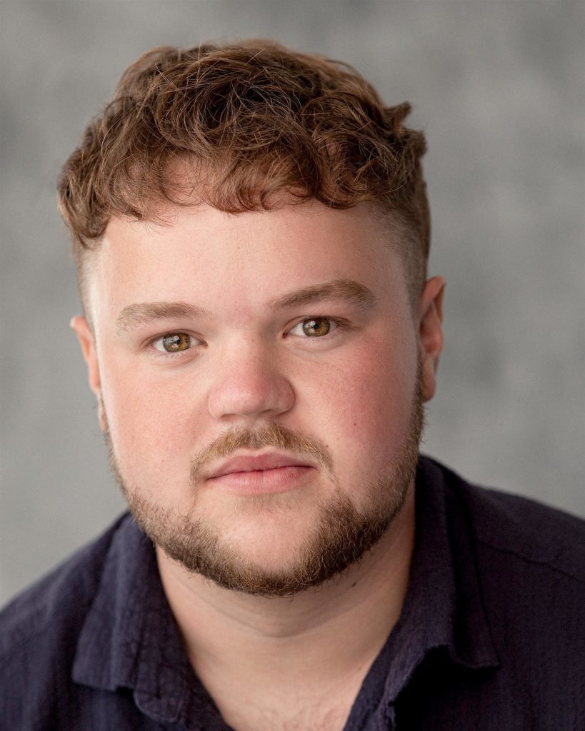 Oscar Hewitt-Richards – Jane Hollowood